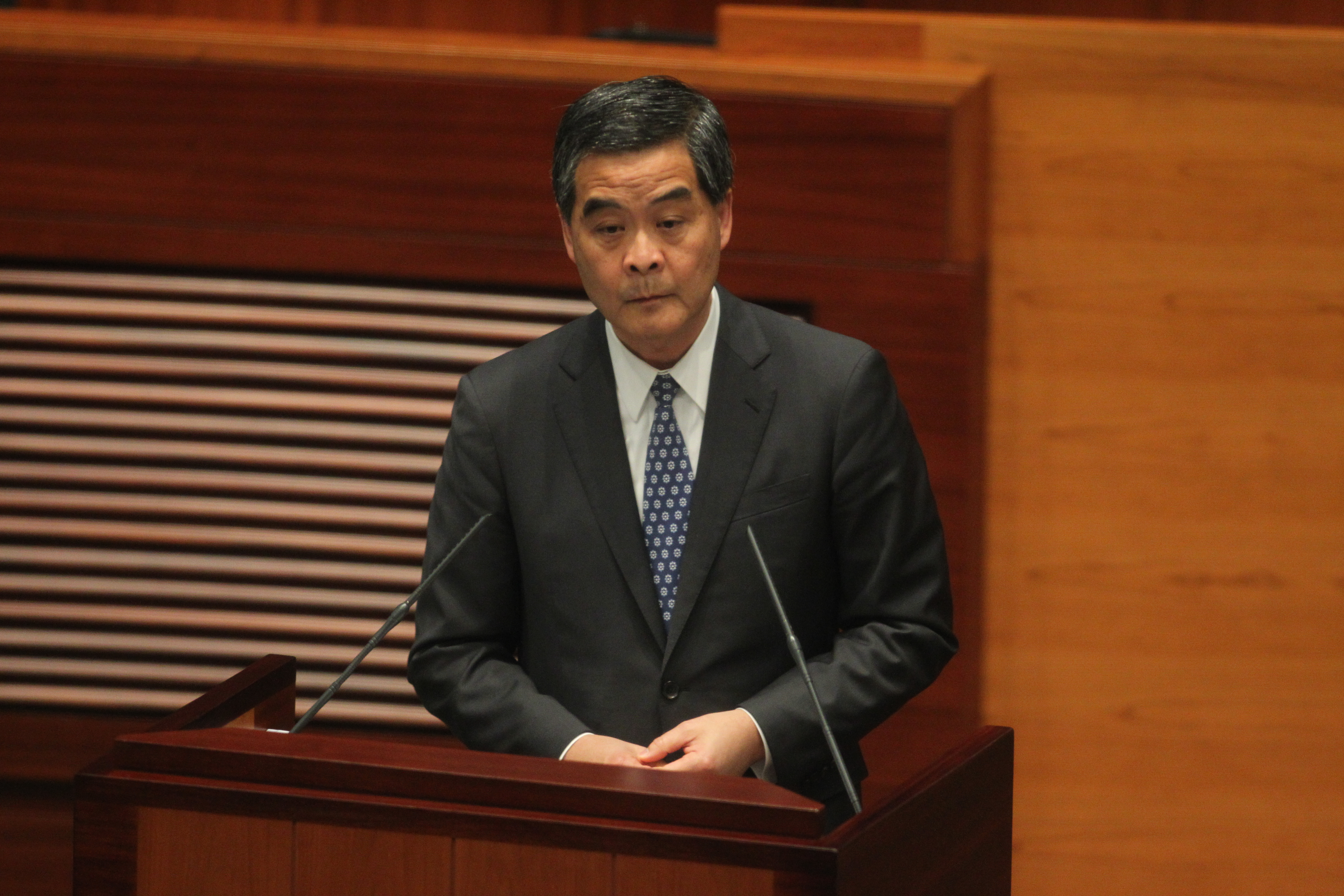 Uber被控 特首認交通政策保守 - EJ Tech