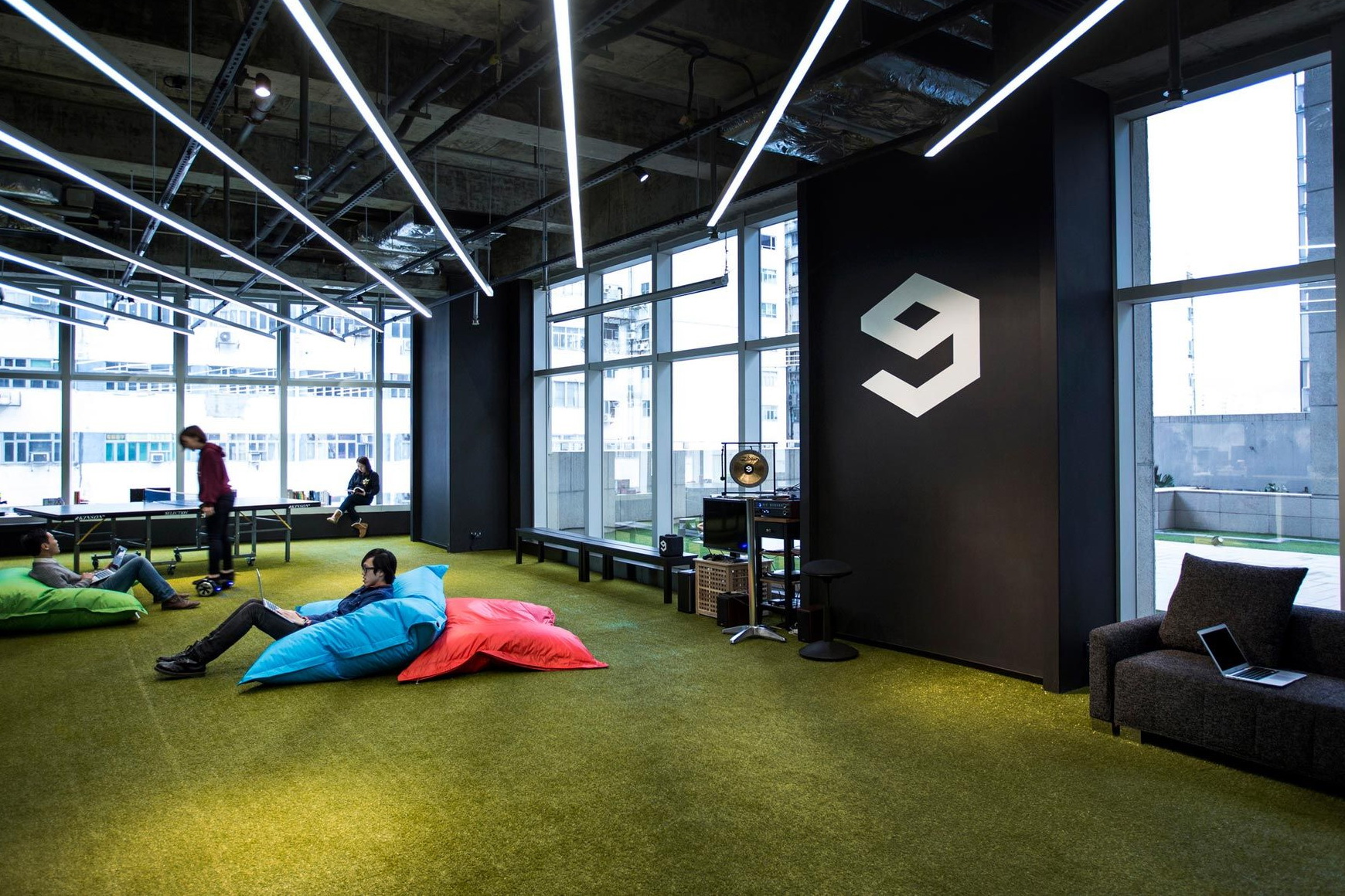 9GAG致勝之道在謙虛 (9GAG 陳展程) - EJ Tech