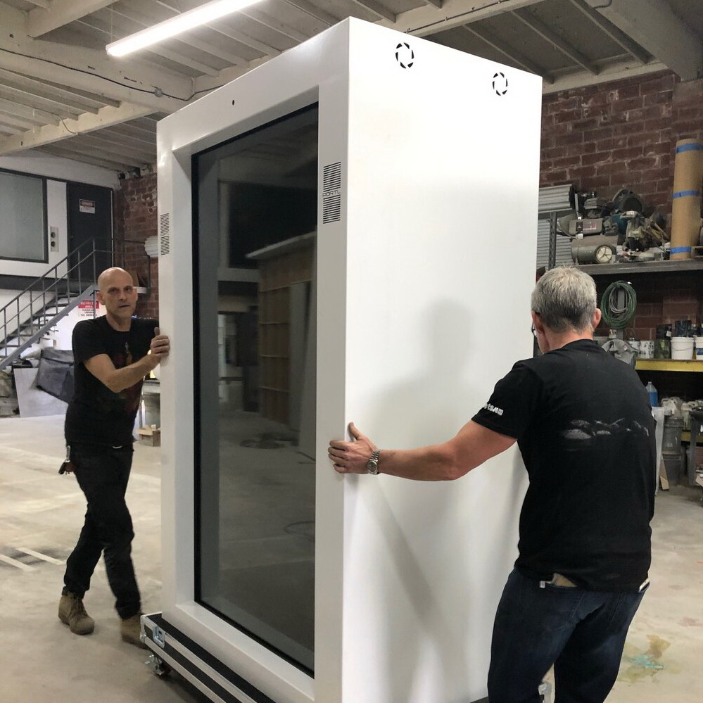 全息電話亭疫下預購逾千部 - EJ Tech