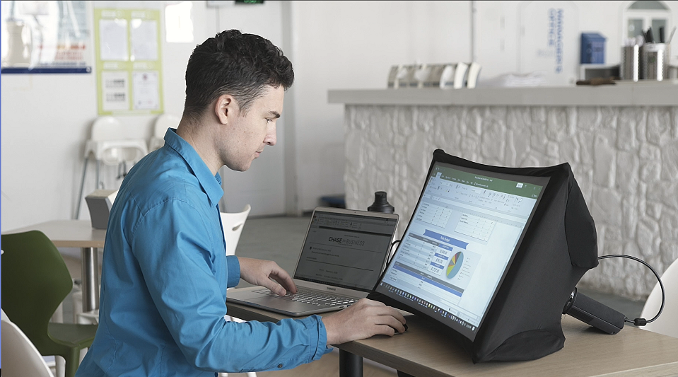 Arovia開發便攜式大屏幕神器 貿發局全方位助初創克服挑戰 - EJ Tech