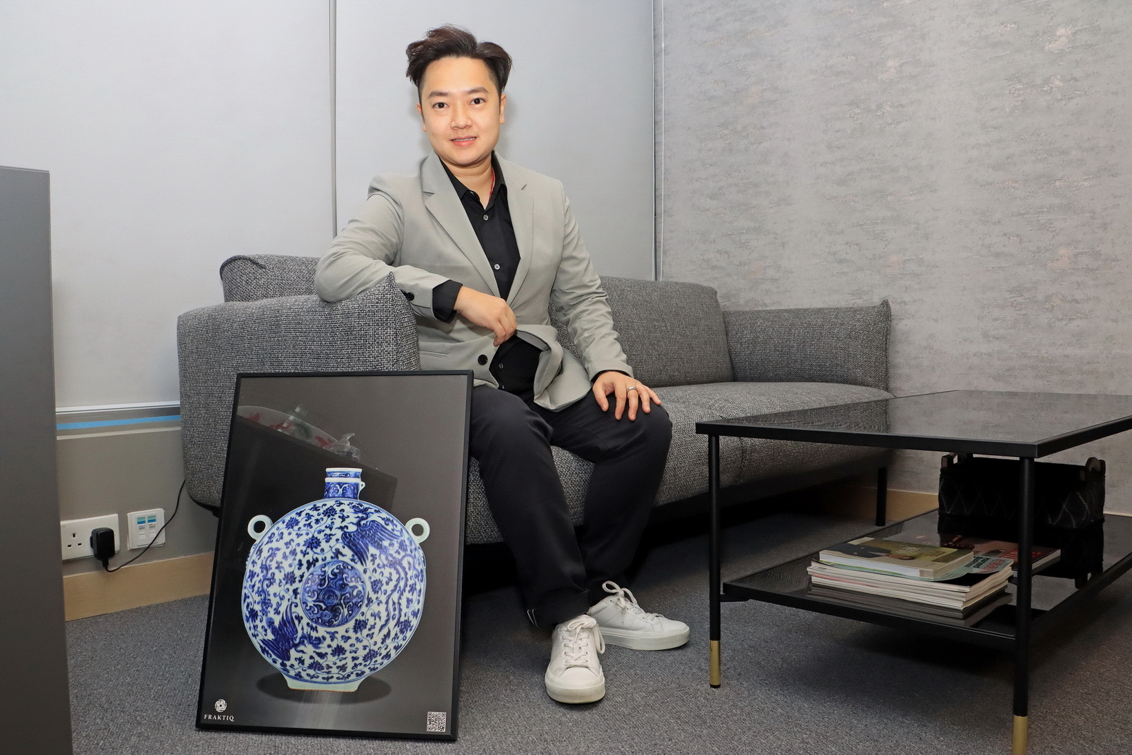 明代抱月瓶估值8000萬 拆售萬枚NFT - EJ Tech