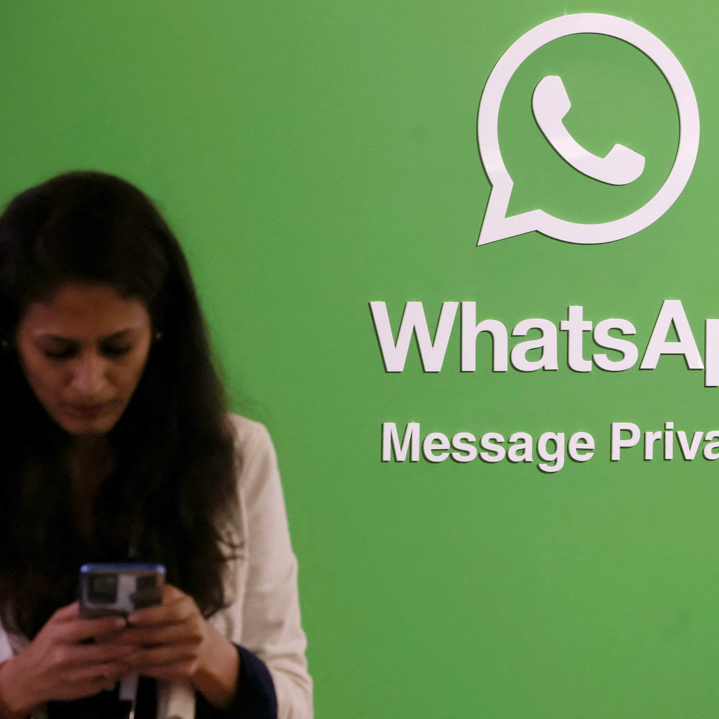 WhatsApp全球死機兩句鐘 - EJ Tech