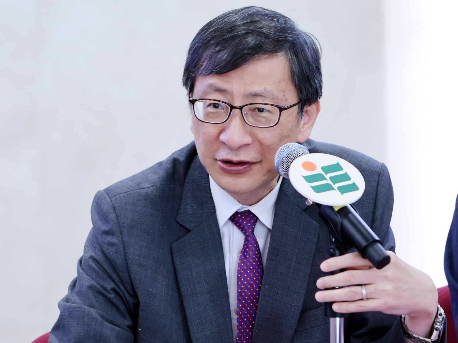 教大視AI為夥伴 學生可用ChatGPT - EJ Tech