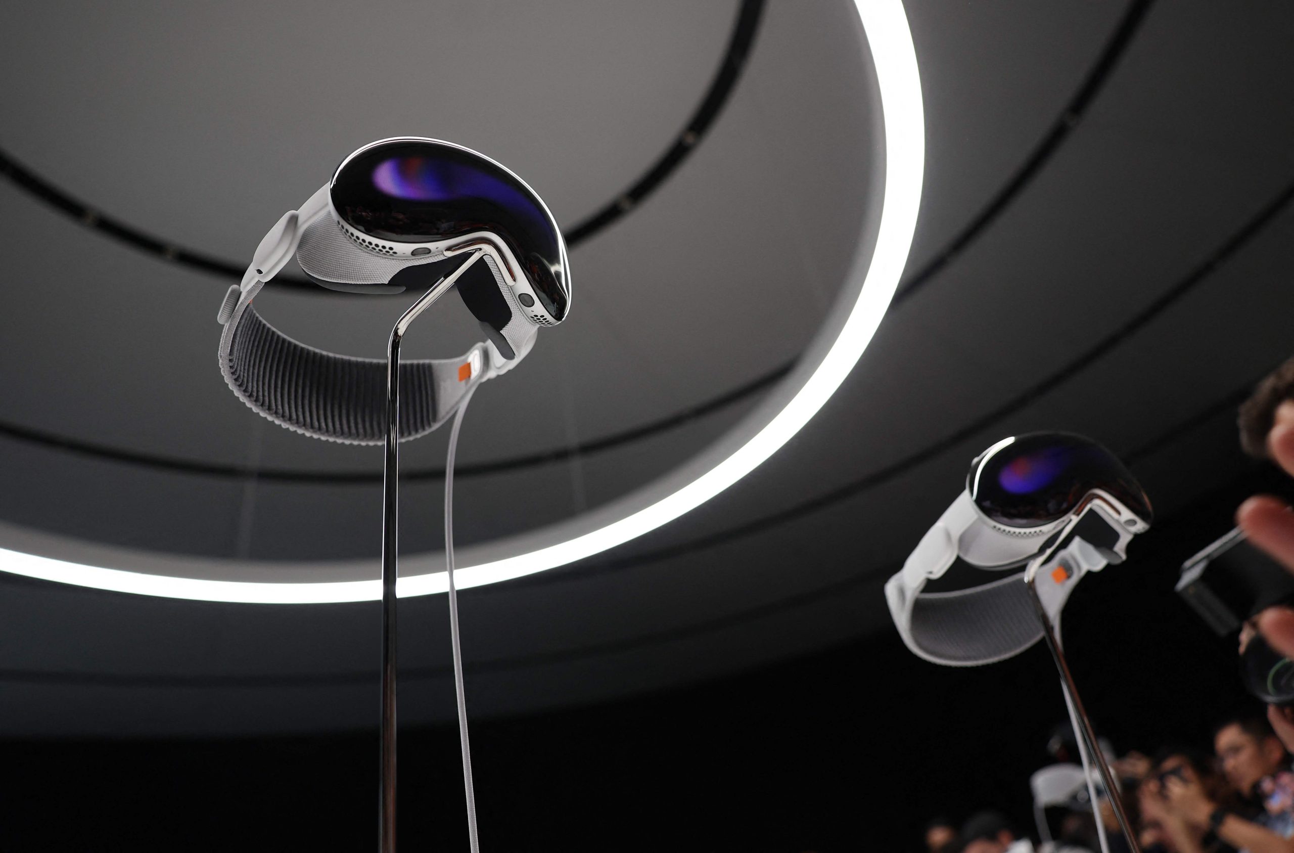 MR眼罩下一代 提前比併 蘋果攻輕量化 Meta壓價搶客 - EJ Tech