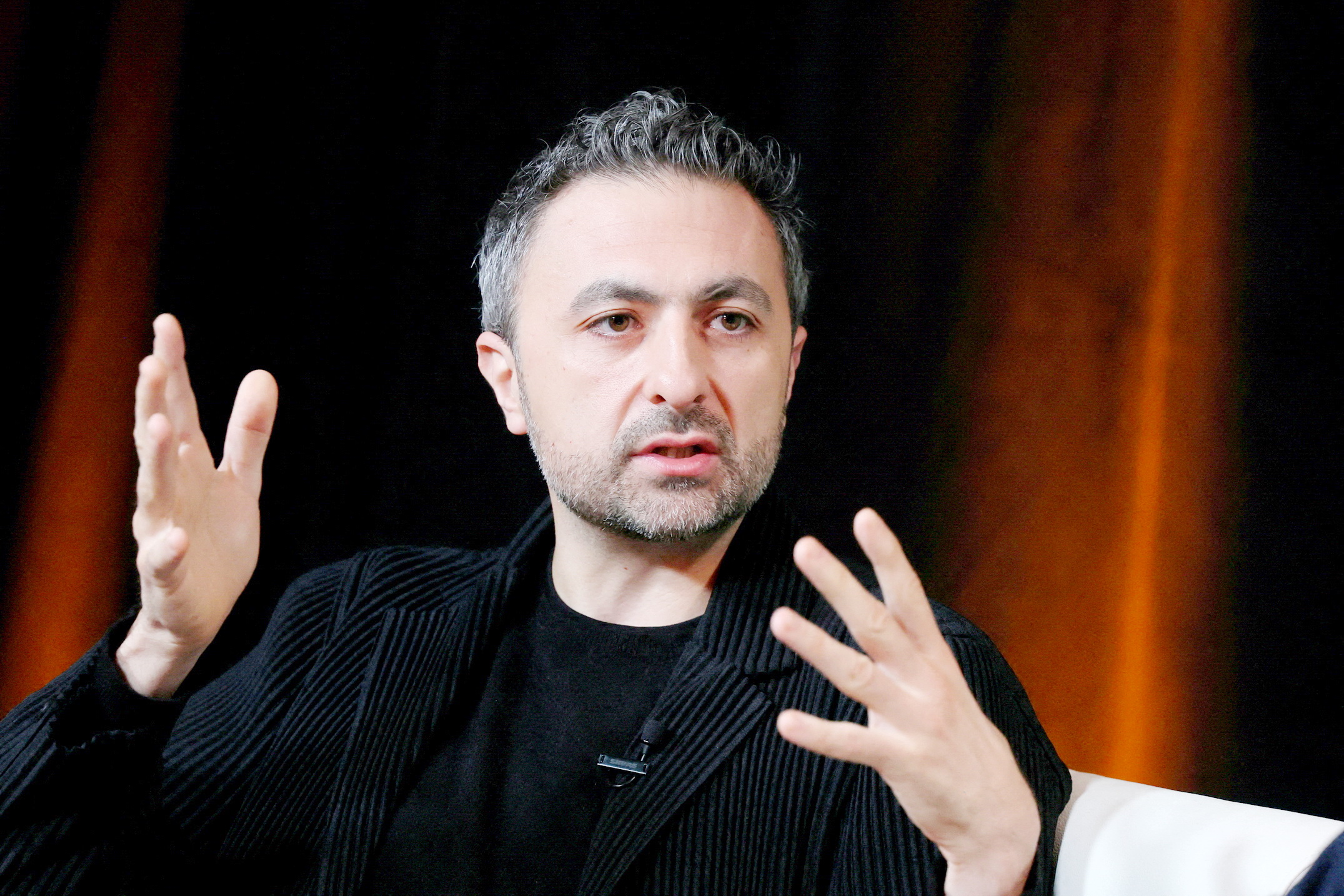 DeepMind創辦人過檔微軟？｜蘇萊曼將領導微軟所有消費者AI產品及研究 - EJ Tech