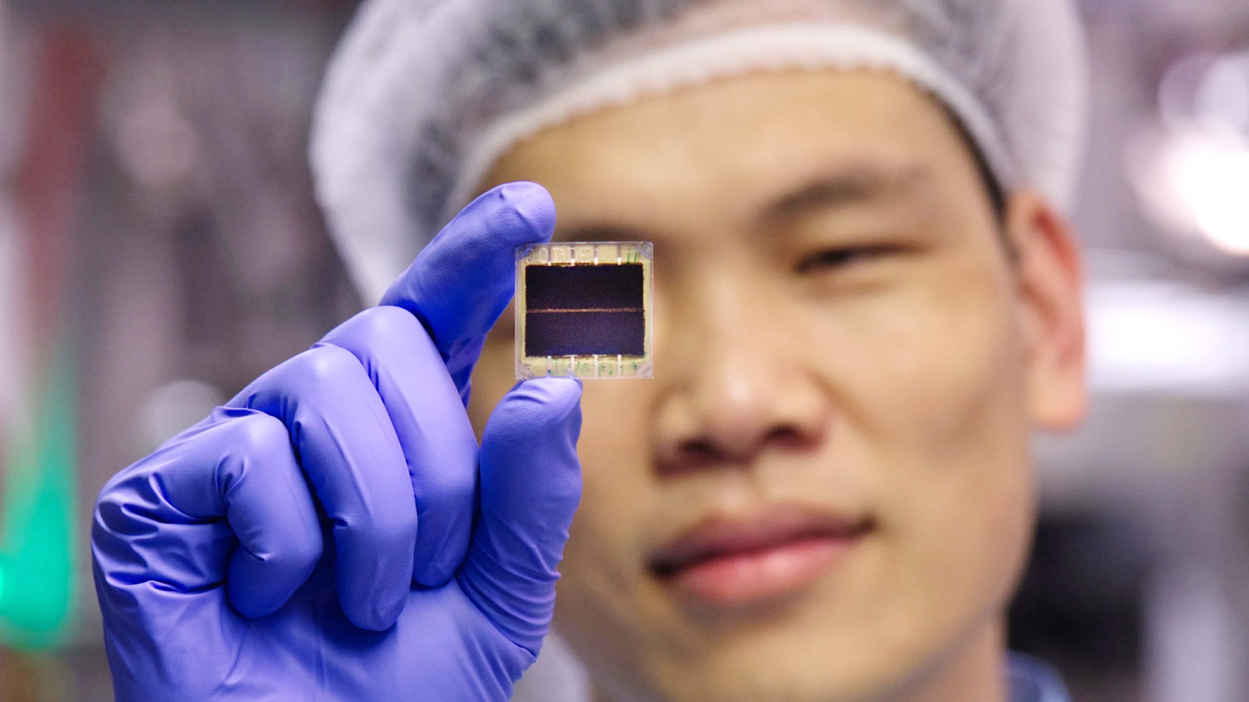 發電薄膜｜太陽能薄膜微米厚 塗抹任何物體發電 - EJ Tech