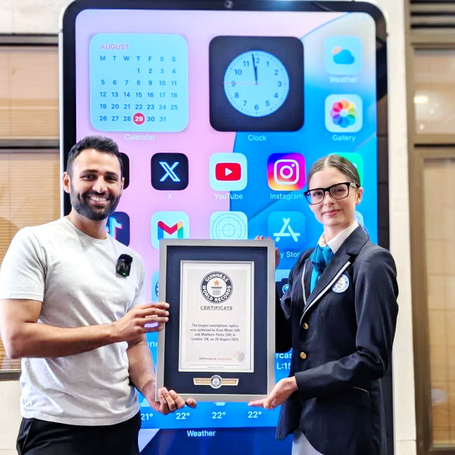 世界最巨iPhone｜英網紅打造 刷新健力士世界紀錄 - EJ Tech