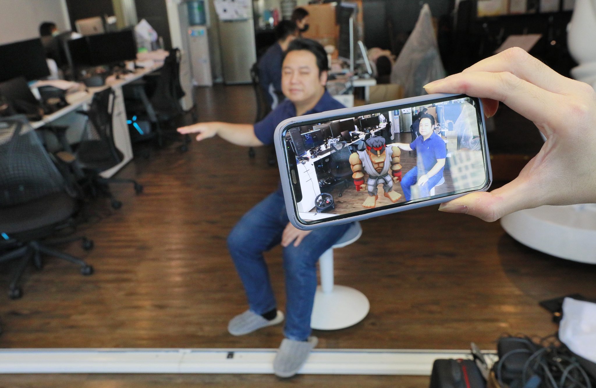 AR、VR、MR、XR有什麼區別？｜擴增實境（AR）、虛擬實境（VR）、混合實境（MR）與擴展實境（XR）對比 - EJ Tech